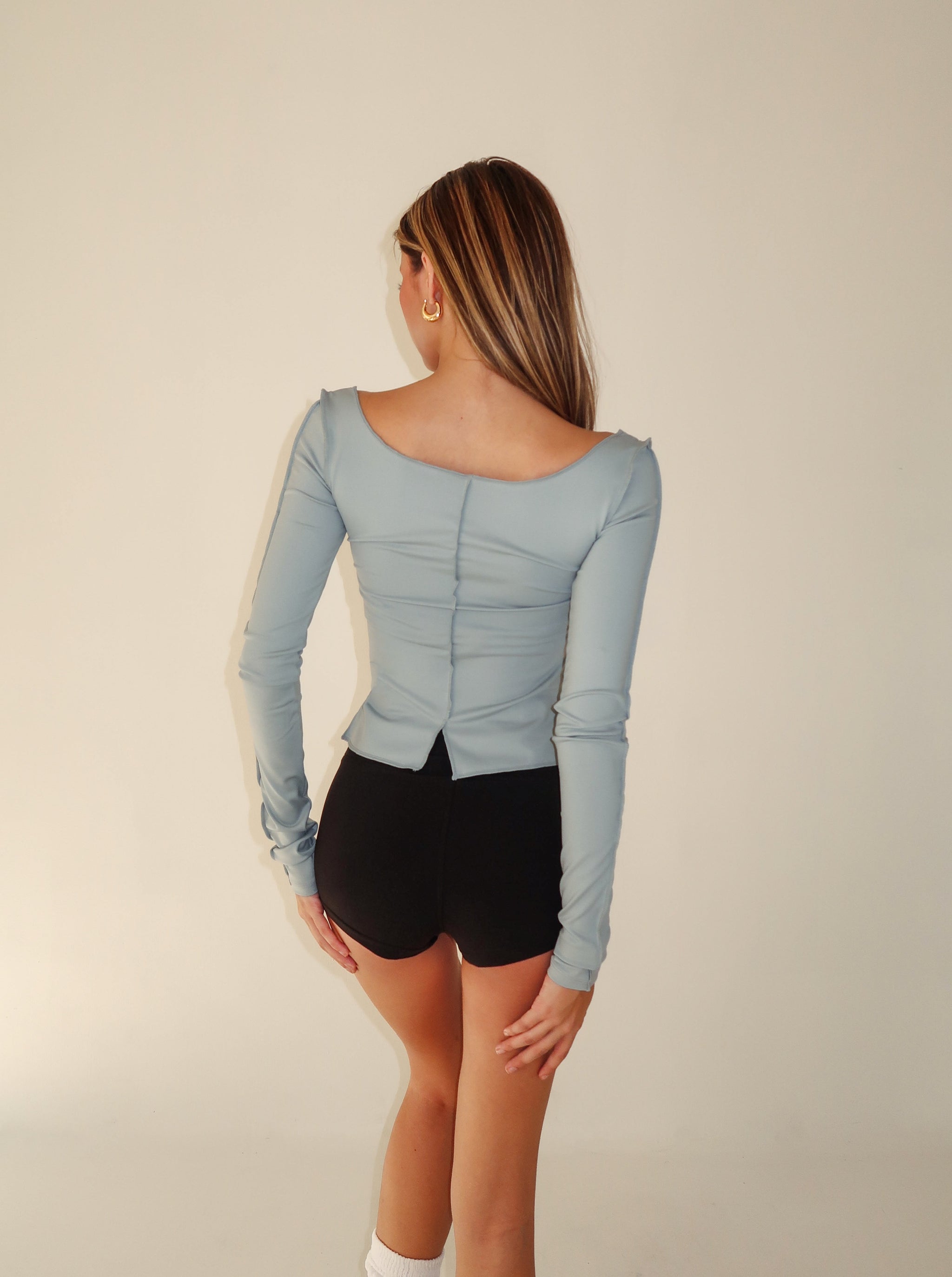 *new color* LAGOM LITE reversible top - angel blue – uniform person